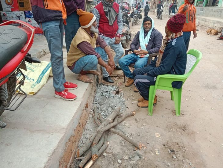 Bonfire arrangements in Baburi