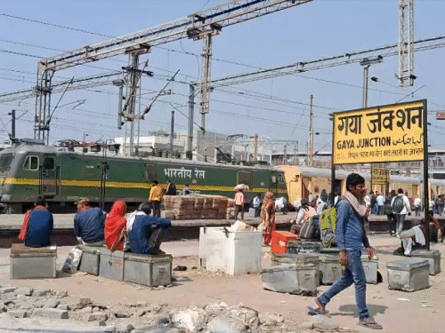 GRP Government Railway Police constables looted gold on moving train