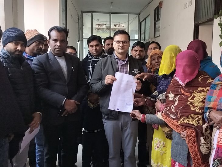 Tohana Villagers Denied Housing Scheme Benefit, Meet SDM | Fatehabad News