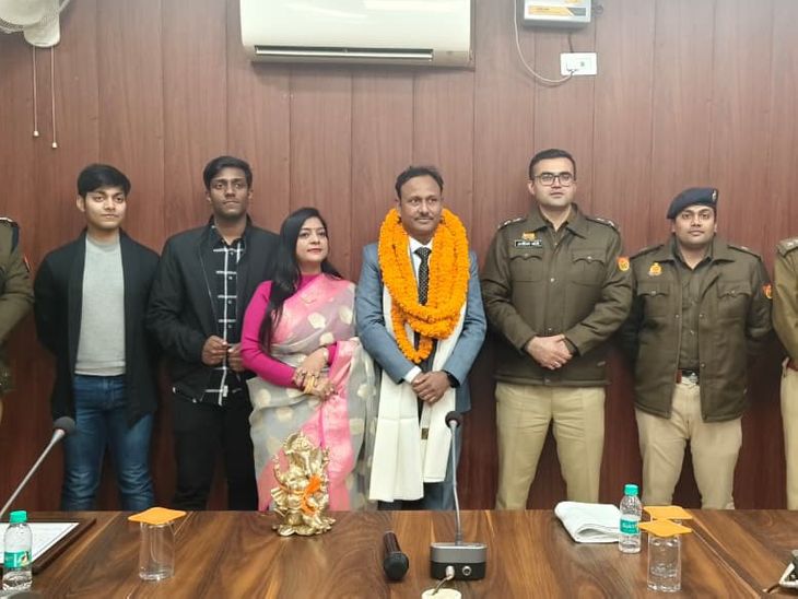 Additional Superintendent of Police Digambar Kushwaha retired