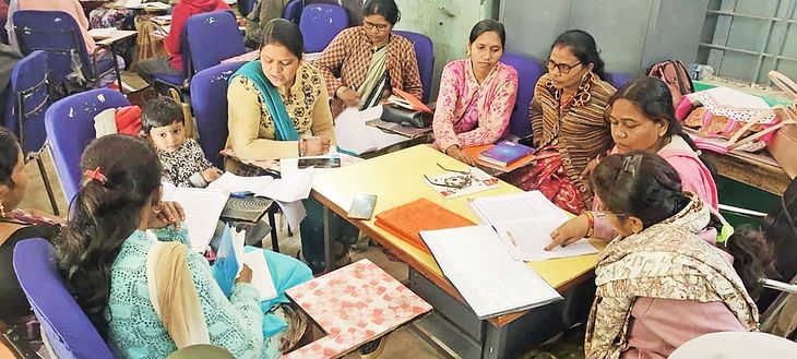 Training was given on bringing efficiency in children through TLM material.