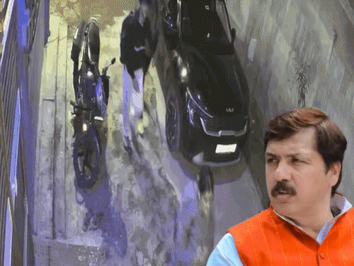 Tension Lucknow's Swastika City EX MP dhannjay singh Include block ...