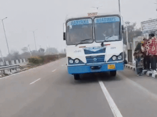 Fatehabad Bus Stand Row Passengers Protest After Bus Skips Baropal Stop