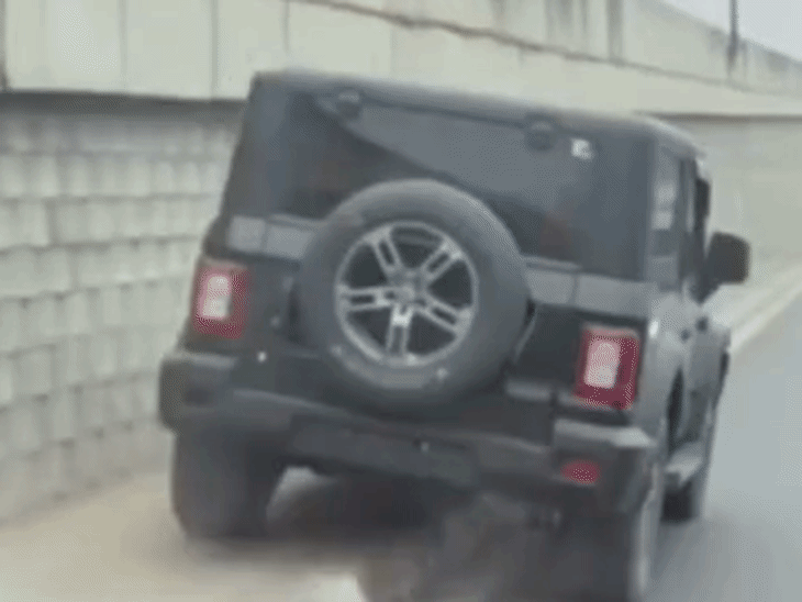 Thar ran over the divider on the National Highway in Amroha