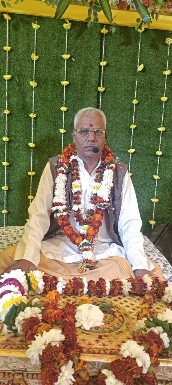 Bhagwat Mrityu and Ramcharit Manas teach the art of living: Pt. Manoj ...