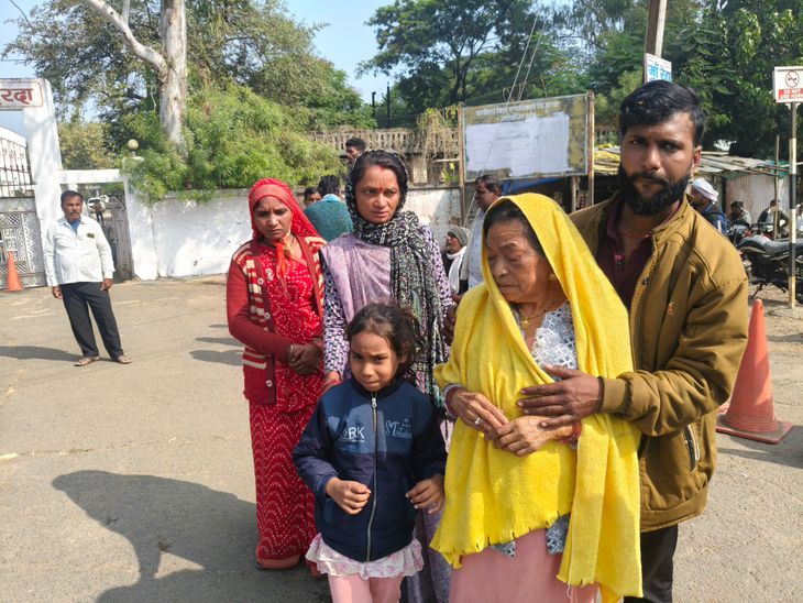 Protest by keeping dead body in Harda, life lost in road accident