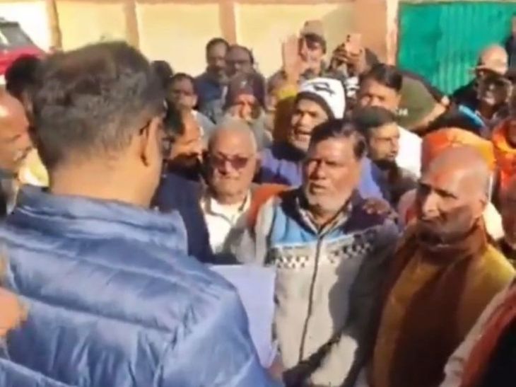 Demand for release of advocate Anil Mishra
