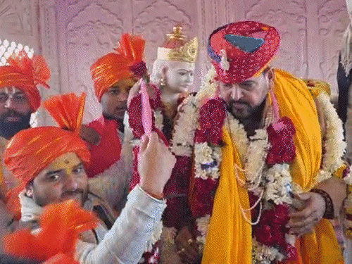 Brij Bhushan Sharan Singh Birthday: Grand Celebration, 5 Lakh People ...