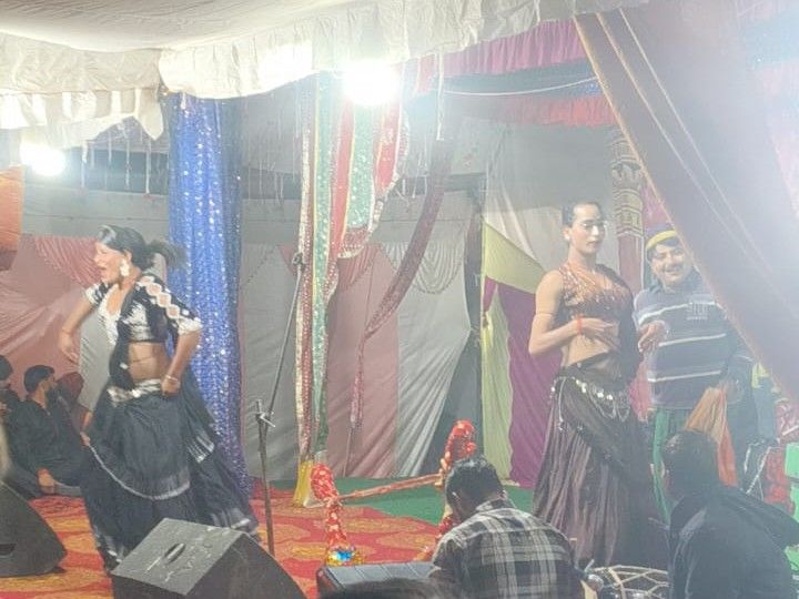 Trouble due to obscene dance and loud sound in Ramlila | रामलीला में ...
