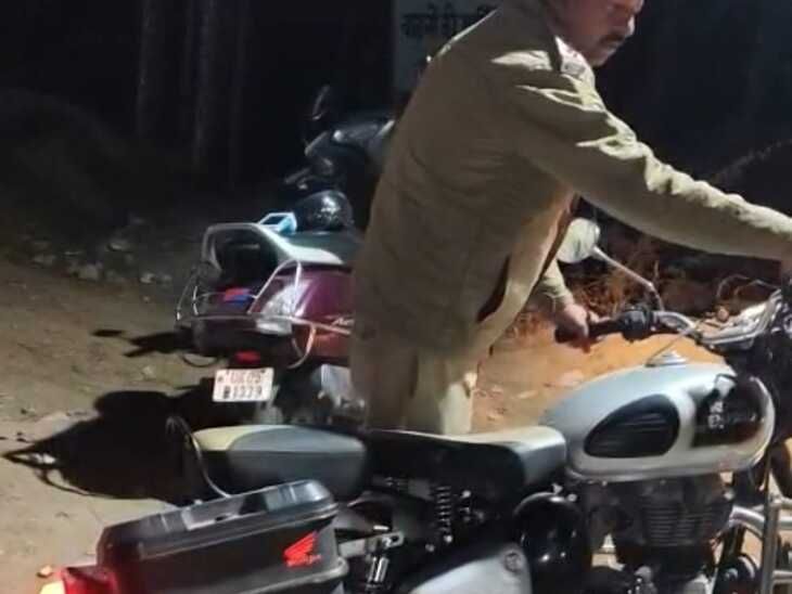 Pithoragarh police seized two firecracker Bullet motorcycles ...