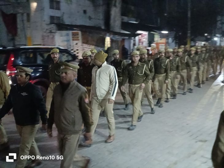 Mirhachi police station chief conducted a flag march with recruit ...