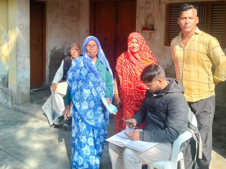 Sadabad Hatras PM-JAY Ayushman Card Campaign Reaches Rural Villages ...
