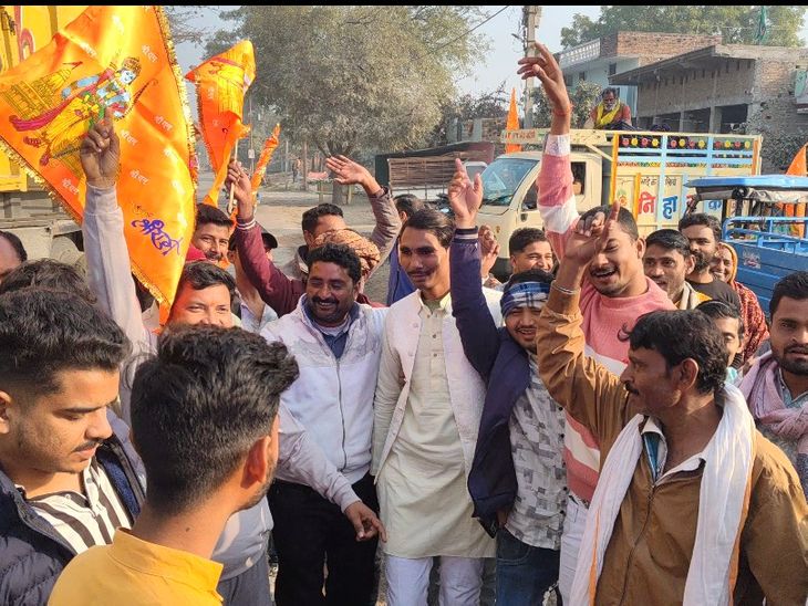 Madhori Devotees Head to Orchha Dham for Bhat Seeking Tradition ...