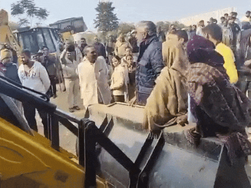 Gurugram Sector 68 Encroachment Removal Protest | Compensation Demand