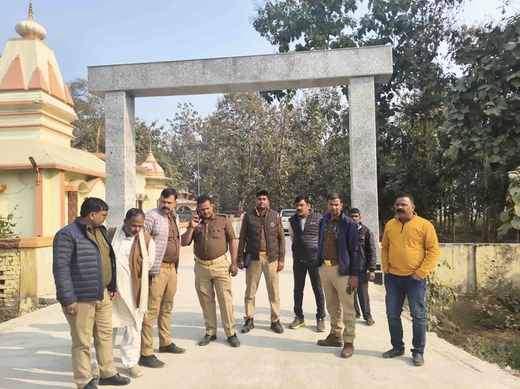 Gorakhpur Smriti Dwar Name Plate Broken; Police Investigate Controversy
