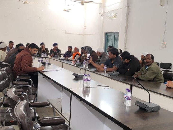 Badnawar SDM Warns Rumor Mongers; Basant Panchami Alert