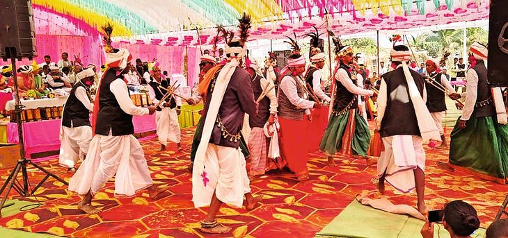 Various tribes presented traditional dances and songs in village Partapur.