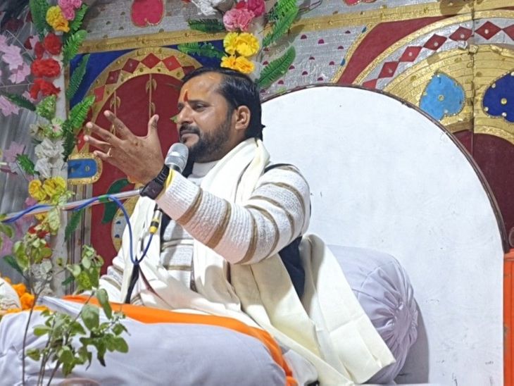 Shivgarh Ram Katha: Pandit Krishna Kumar Dwivedi Recounts Ram Van Gaman