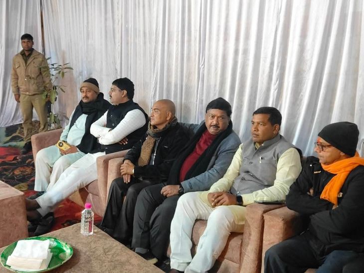 Nautanwa MLA Rishi Tripathi Attends Brahmbhoj in Sonauli