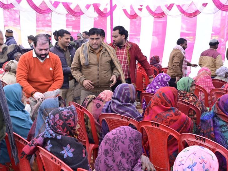 Tikaitnagar Blanket Distribution: State Minister Satish Sharma ...
