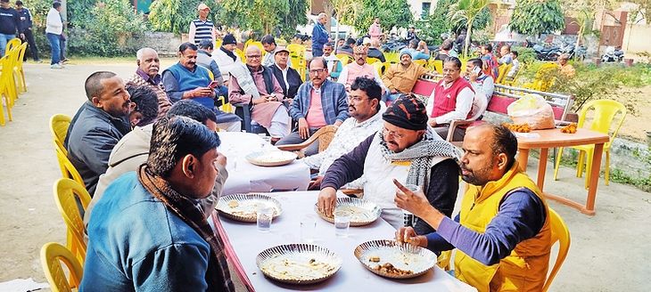 Dahi Chuda feast organised at the residence of former chief in Harpur ...