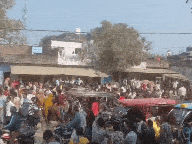 Bhind School Bus Accident | Biker Crushed, Locals Protest