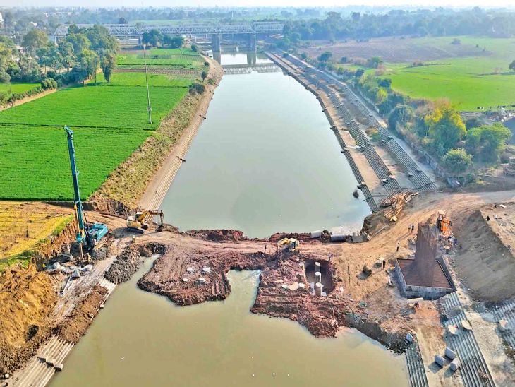 Construction of a bridge over the Shipra River near the Bhookhi Mata Temple