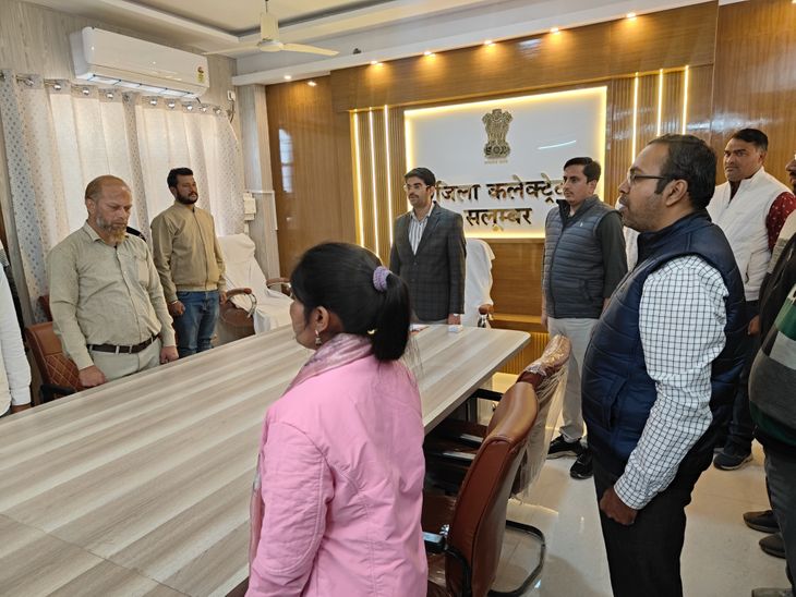 Salumbar Collector Leads Vande Mataram 150 Years Celebration