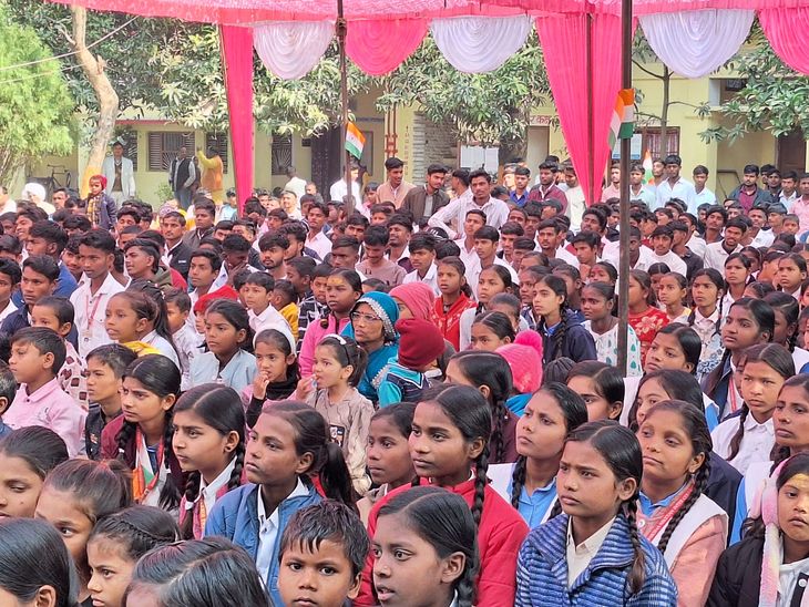 Mau Freedom Fighter Mangal Dev Pandey Homage | Students Perform