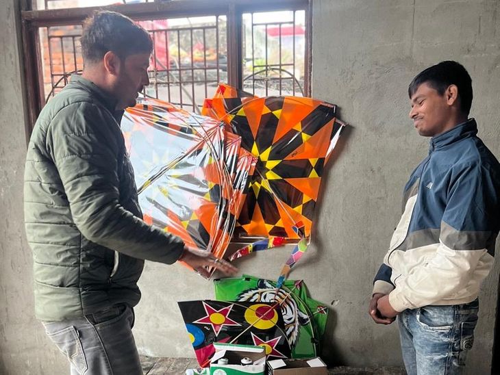 Kinanagar Kite String Ban | Gram Pradhan Candidate Appeals to Shopkeepers