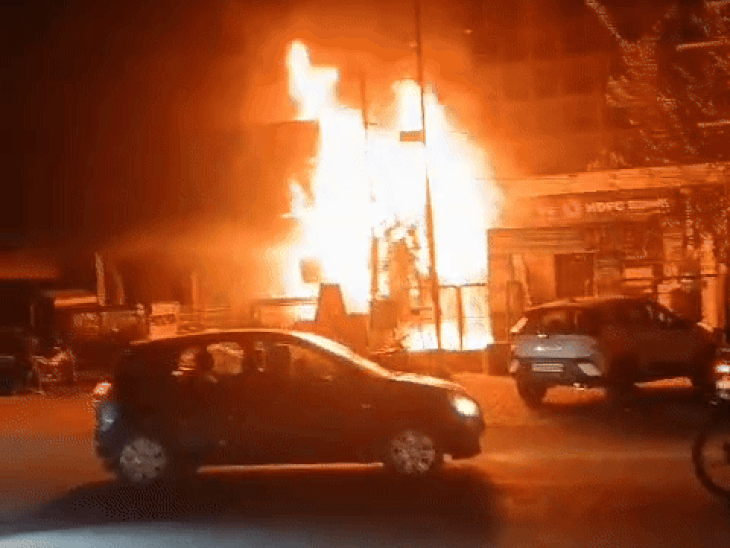 Agra Restaurant Fire: Satto Lala Food Court Gutted, Millions Lost