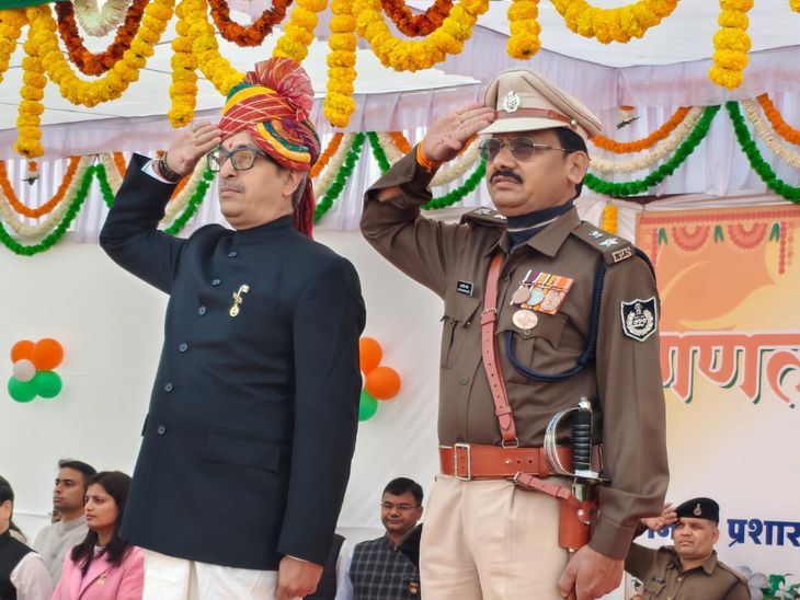 Pandhurna Republic Day Parade: Collector, SP Salute Student Patriotism