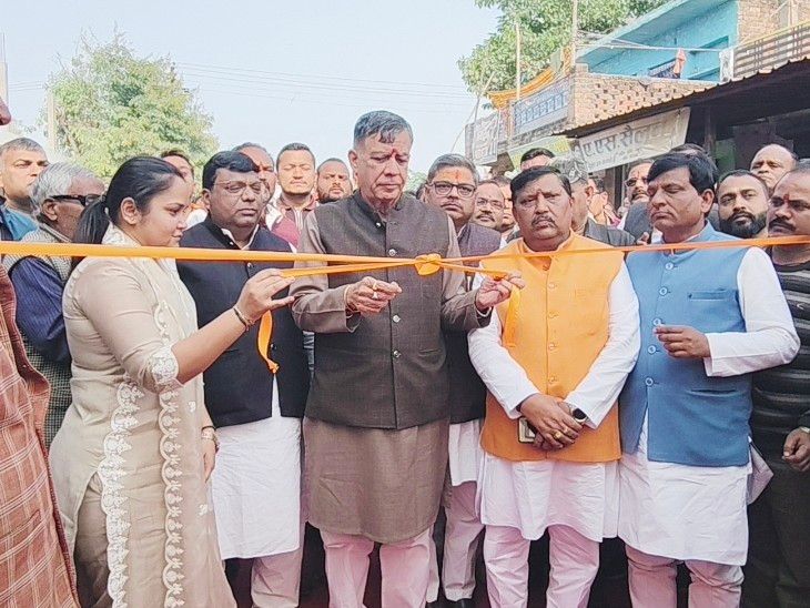 Kanpur Hatipur Inauguration: Shubham Dwivedi Smriti Dwar by UP Assembly ...