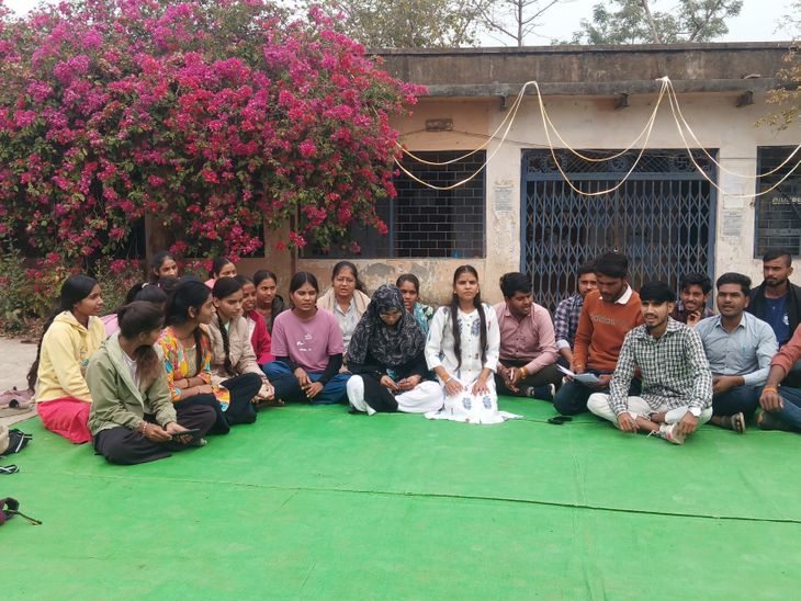 ABVP Protests Principal Over Republic Day Mess in Gulan College