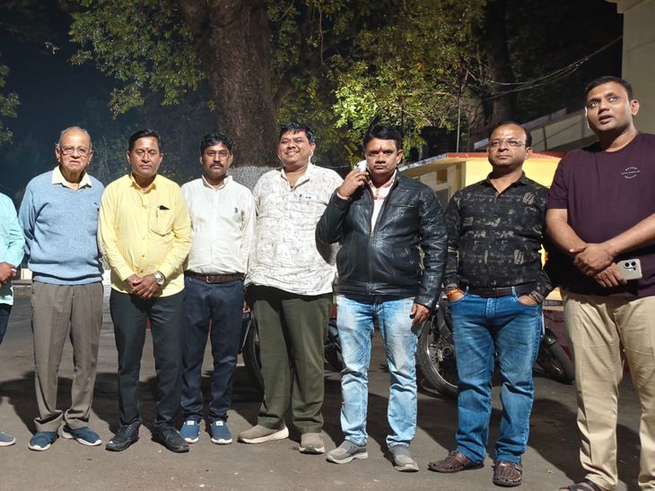 Mandleshwar CMO Accused of Flattery, Neglecting Woman VP