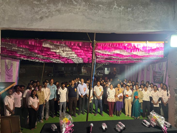 Information on the 11 fundamental duties enshrined in the Constitution