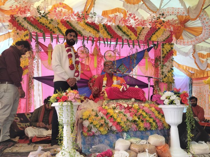 Acharya Maheshdas Recounts Kans Vadh at Shanti Dham Sindwaha Bhagwat Katha