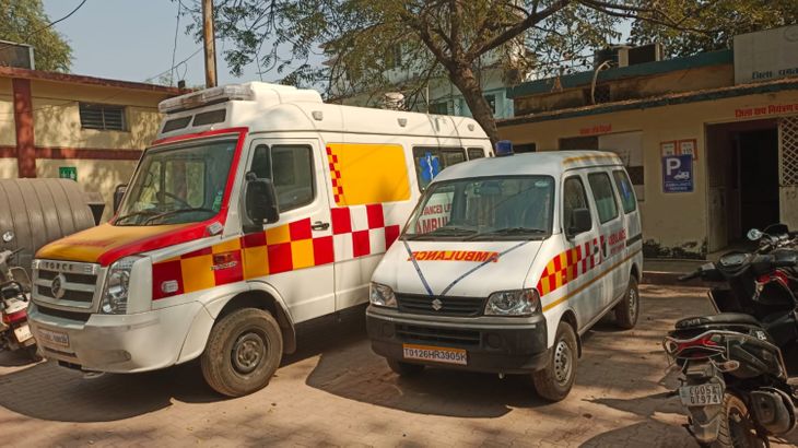 The district hospital received two ambulances equipped with advanced ...