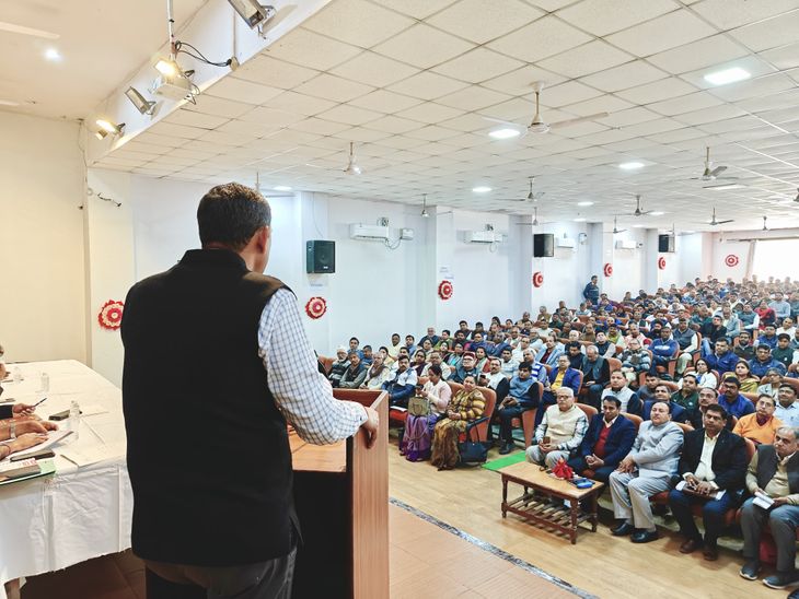 Mathura DM Directs Cheating-Free High School Exams 2026
