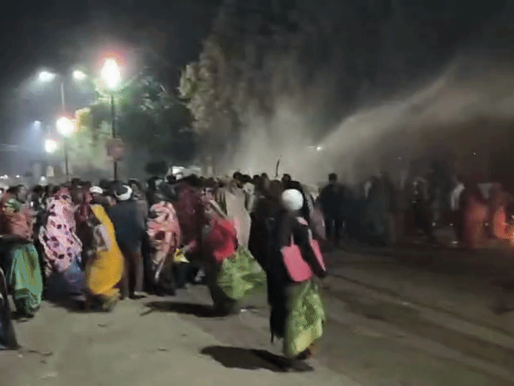 Bijawar Protest: Amit Bhatnagar Arrest Sparks Stone Pelting, Water ...