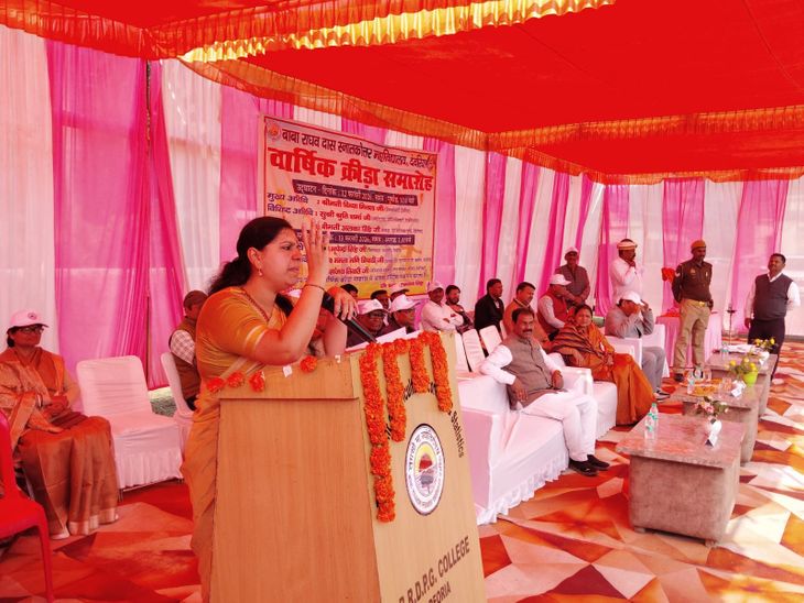 DM Divya Mittal Inaugurates Sports Meet, Declares Hard Work Key to Success