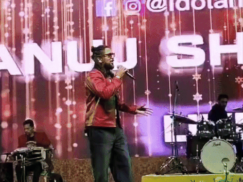 Bollywood Singer Anuj Sharma Lights Up Surajkund Mela | Himachal Artist ...
