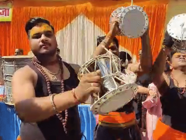 Baba Bateshwar On Silver Nandi; Grand Shiv Barat Today | Bhopal ...