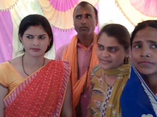 Pandila Eeshwar Nath Dham Honesty Example | Woman Returns Lakhs ...