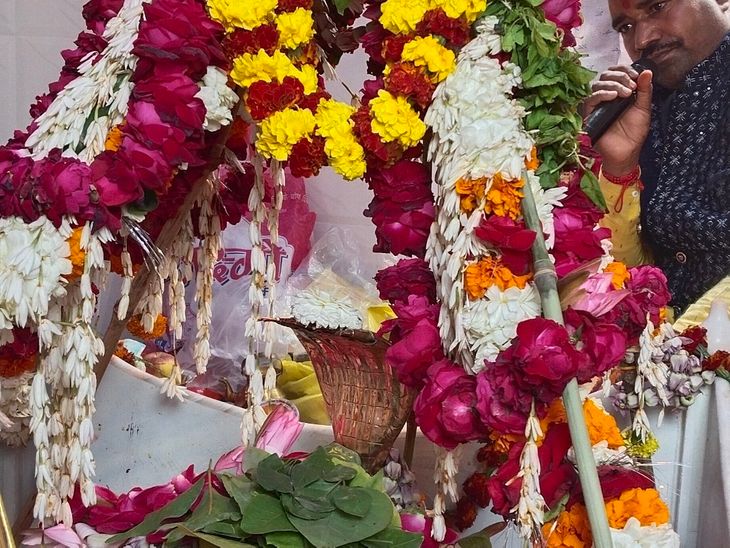 Mahashivratri Varanasi Devotees Rush Shivalayas; Har Har Mahadev Chants