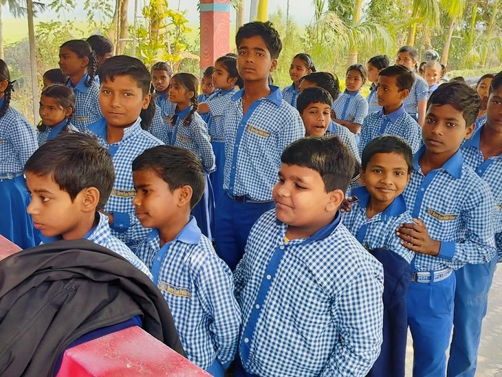 Deoria Chickenpox Vaccination Camp | Doctors, Asha Workers Immunize Kids