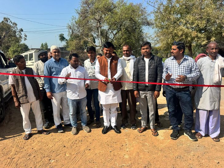Korav Block Chief Mukesh Kol Inaugurates Two New Interlocking Roads ...