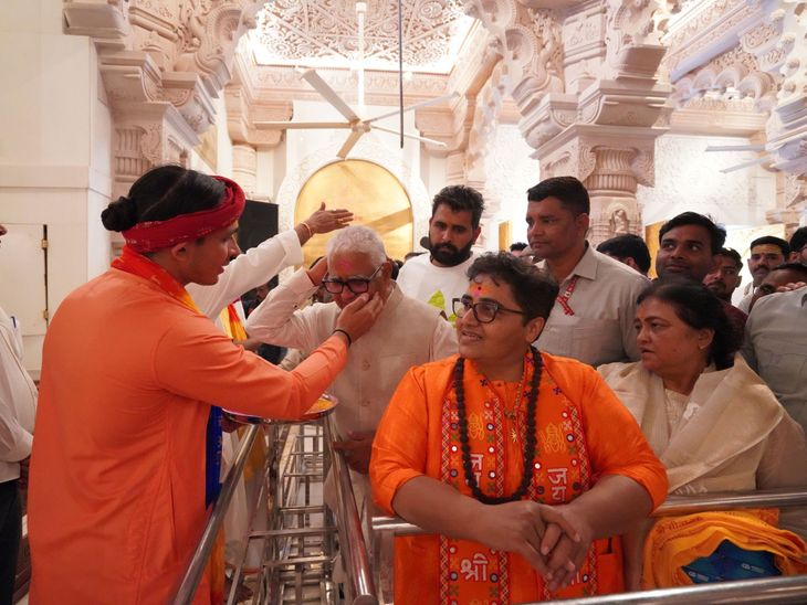 Sadhavi Pragya Singh Visits Ayodhya Ramlala, Prays for Peace