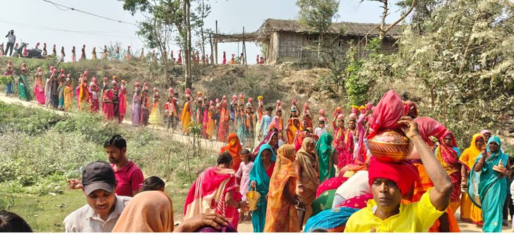 Navah Sankirtan started with Kalash Yatra with 151 devotees.