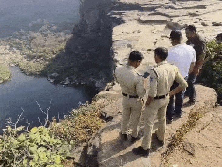 Rewa Kyoti Waterfall | Minor Girl Jumps, SDRF Rescue Underway